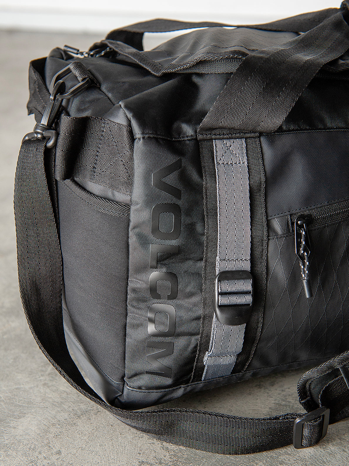 Outbound Duffel Bag - Black – Volcom