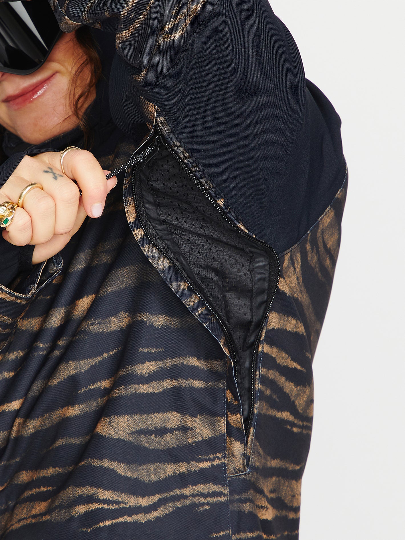 Womens Shelter 3D Stretch Jacket - Tiger Print (2022) – Volcom